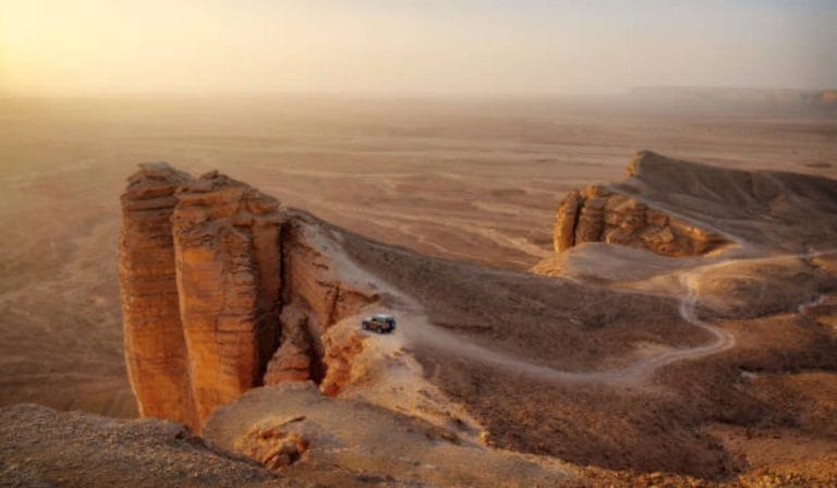 City Sightseeing Riyadh Tour – Explore Old Souks & Modern Landmarks ...
